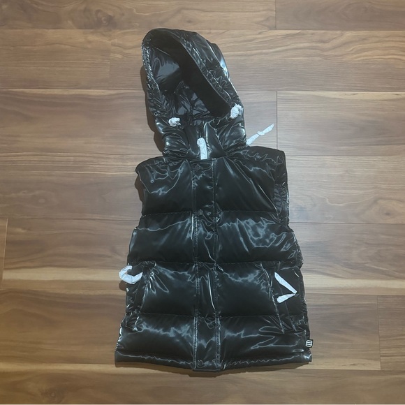 Aritzia | Jackets & Coats | Aritzia Super Snug Puff Vest High Gloss ...